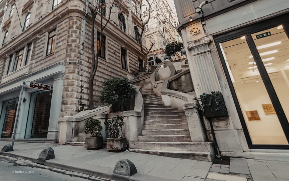 Kamondo Merdivenleri - İstanbul'da Gezilecek Yerler